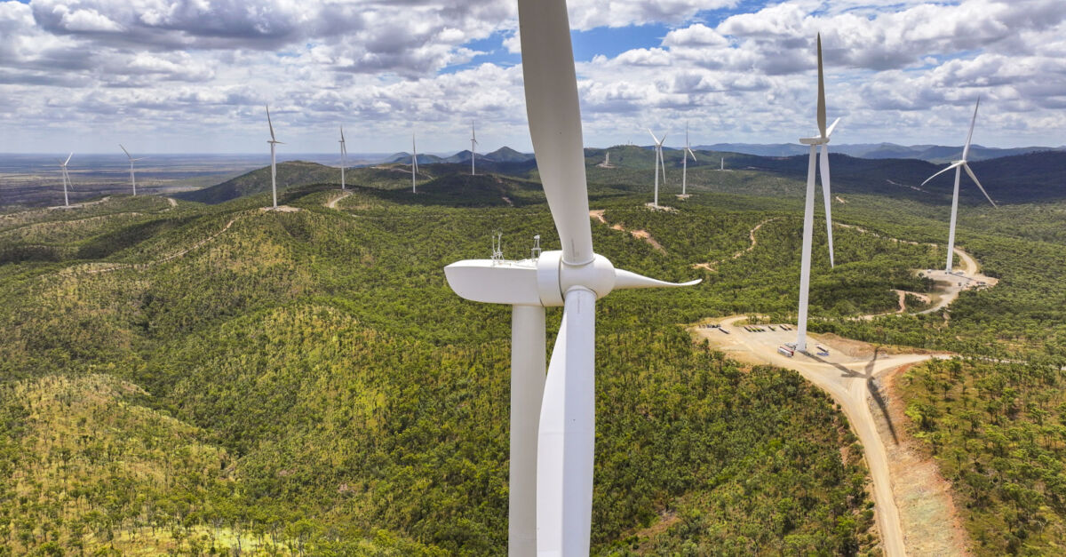 News – Clarke Creek Wind Farm installs 25th turbine